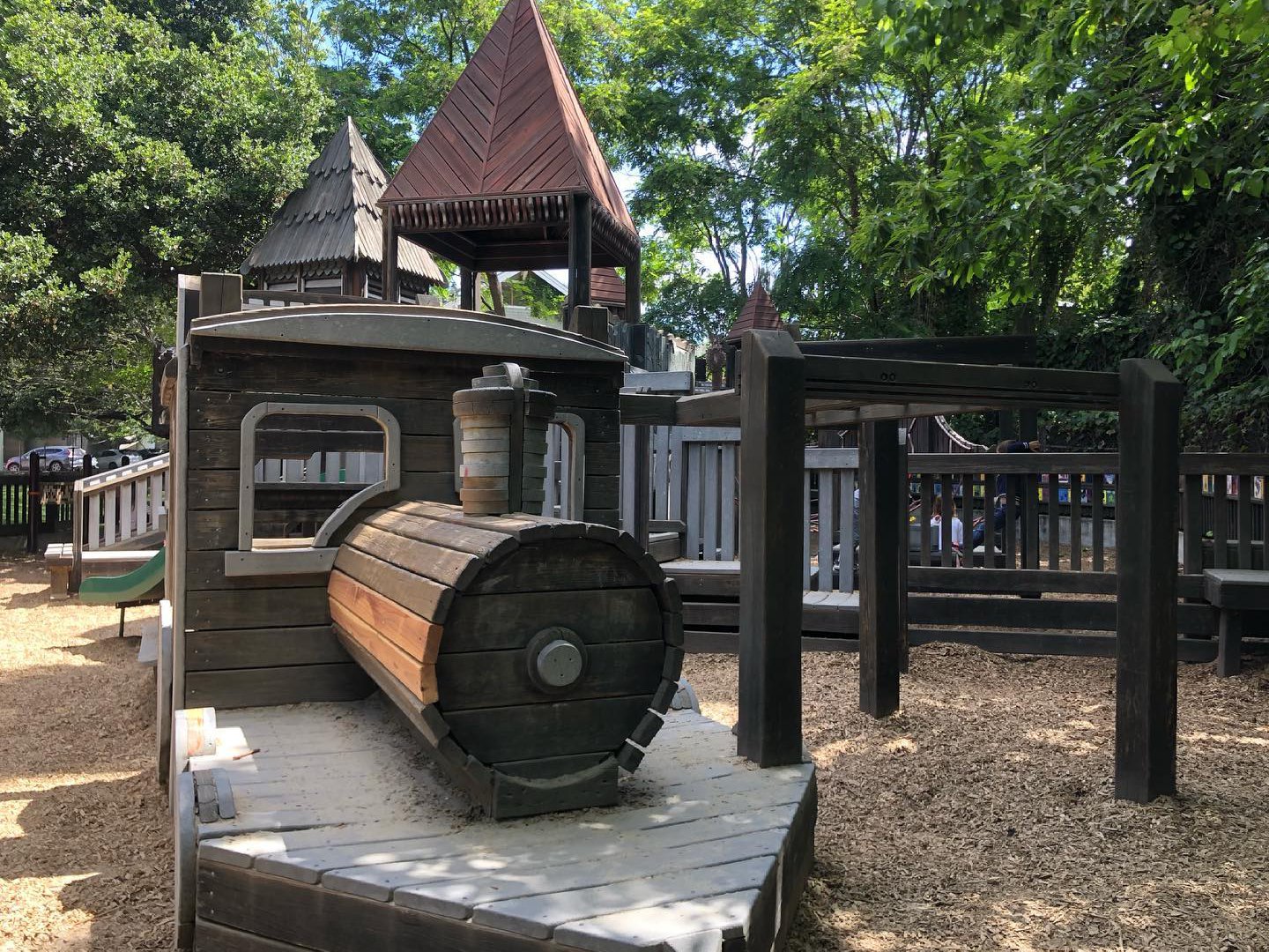 Happyly: FROG Park and Playground