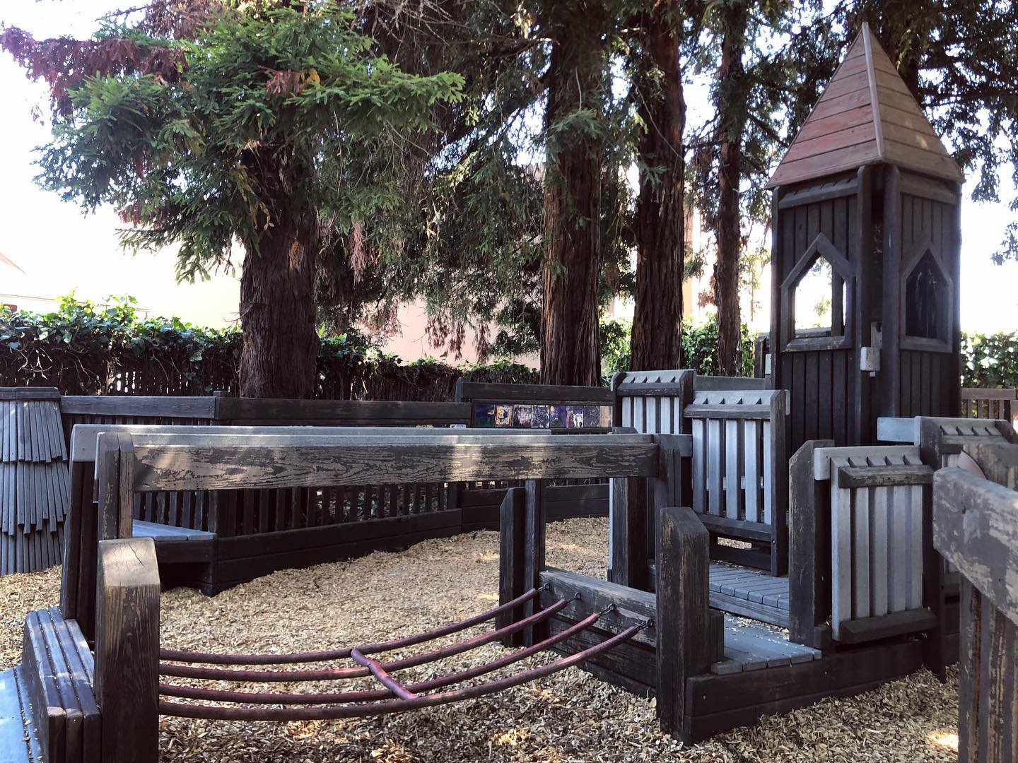 Happyly: Little FROG Park and Playground