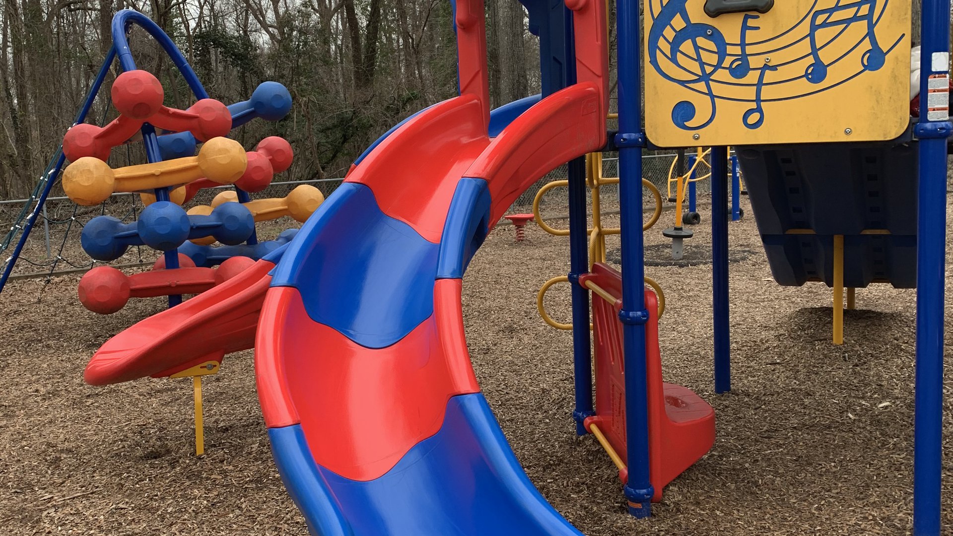 Happyly: Carillon Tot Lot Playground