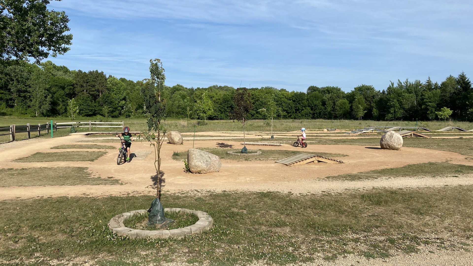 Happyly: Carver Lake Bike Park