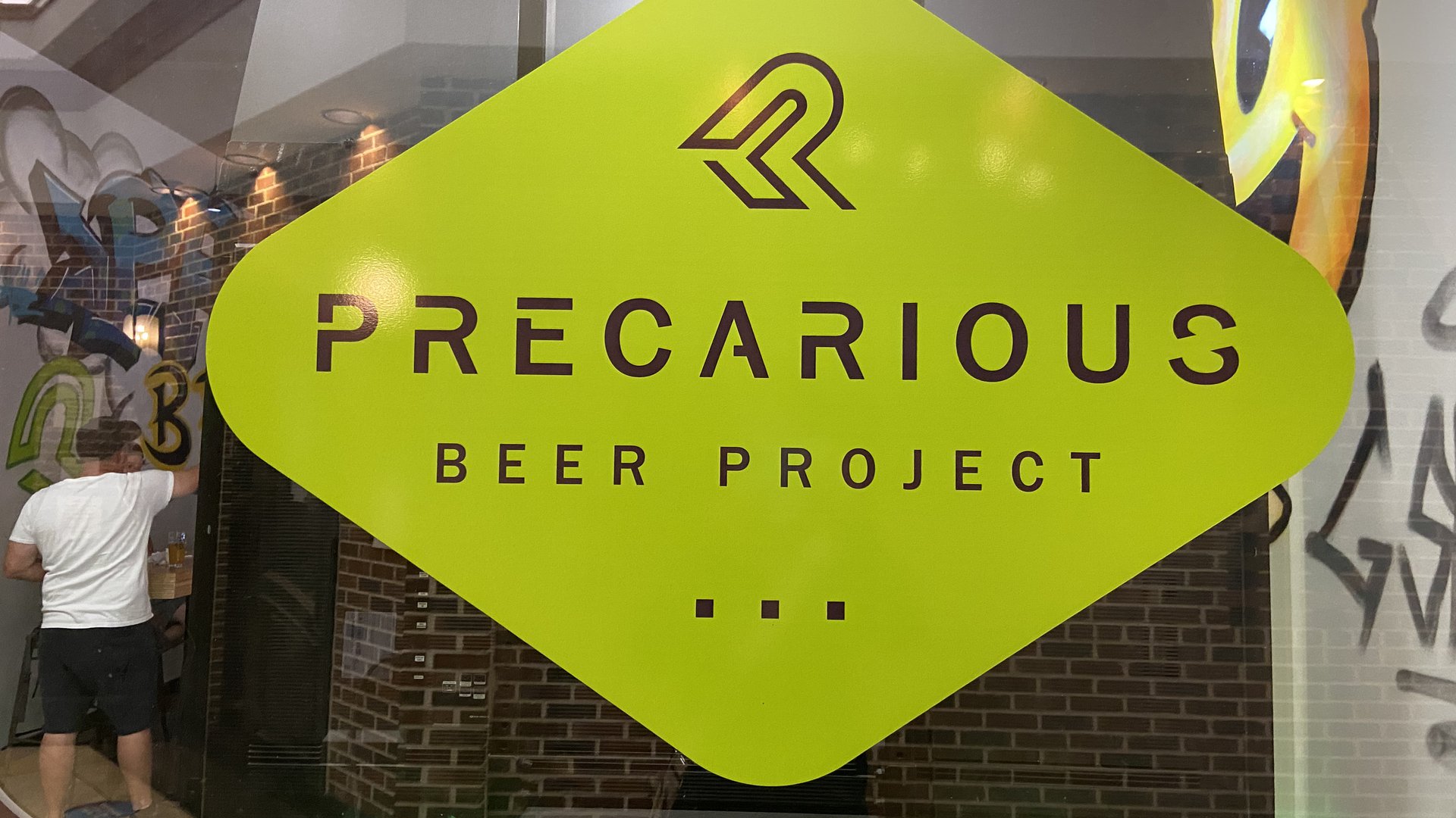 Happyly: Precarious Beer Project