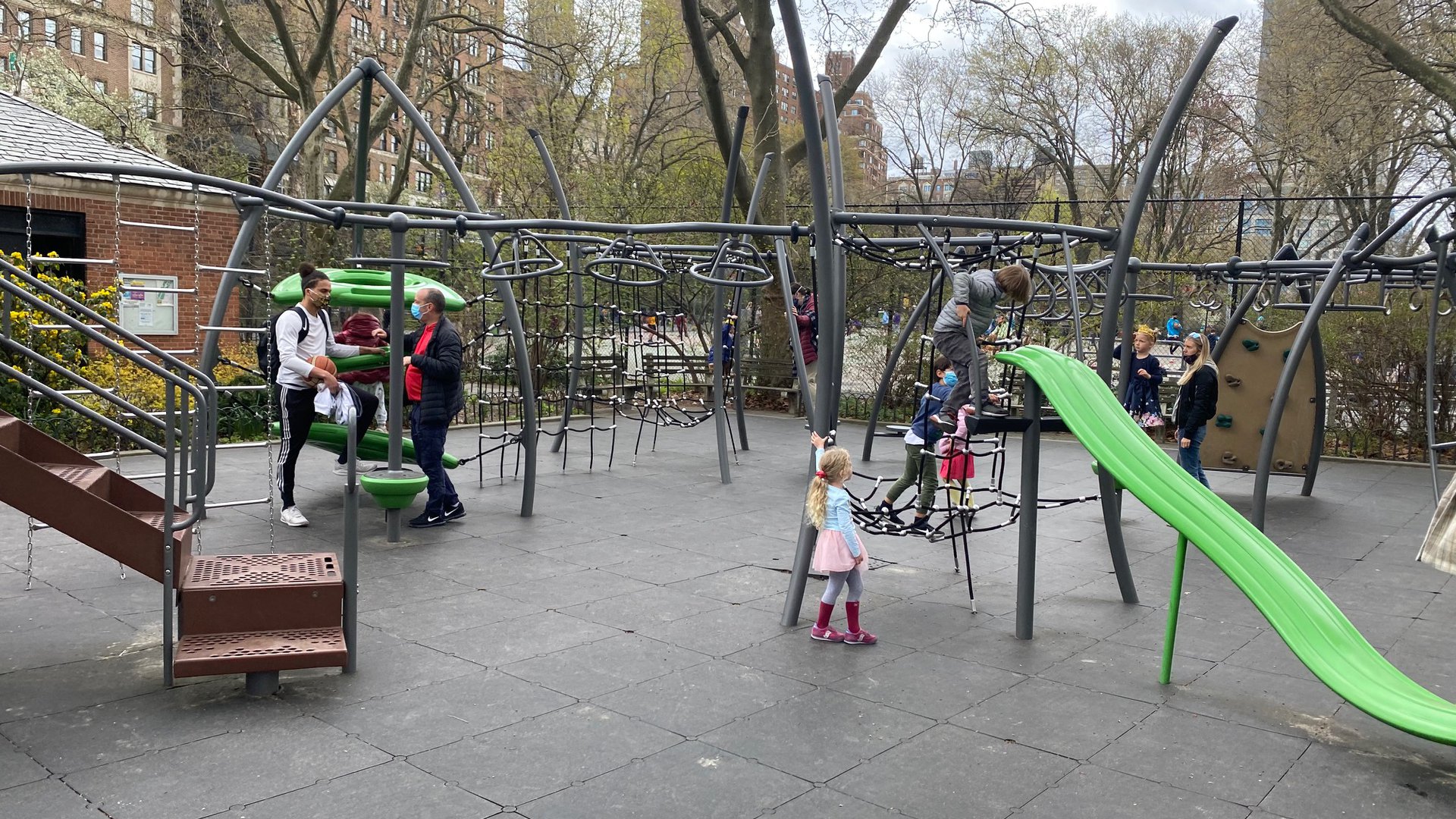 Happyly: Neufeld (Elephant) Playground