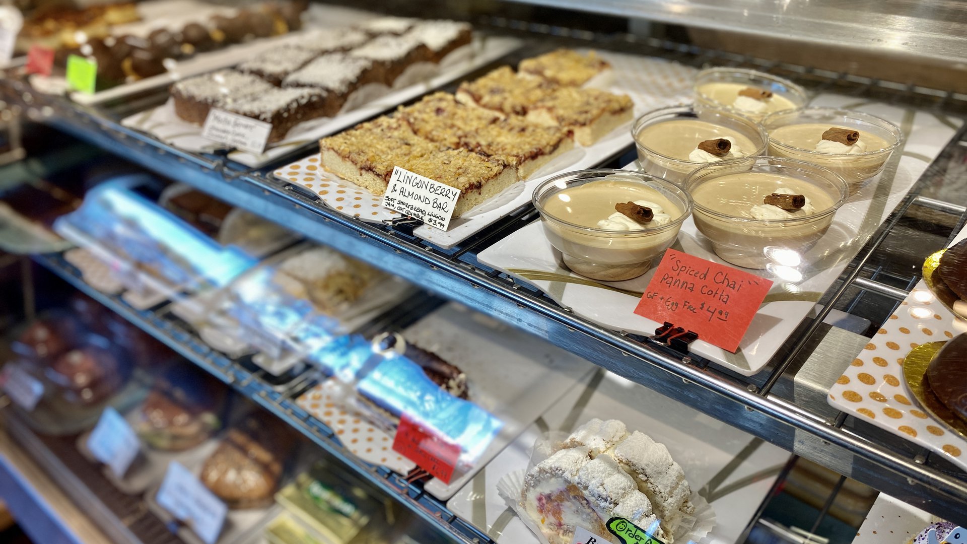 Happyly: Krown Bakery & Eatery