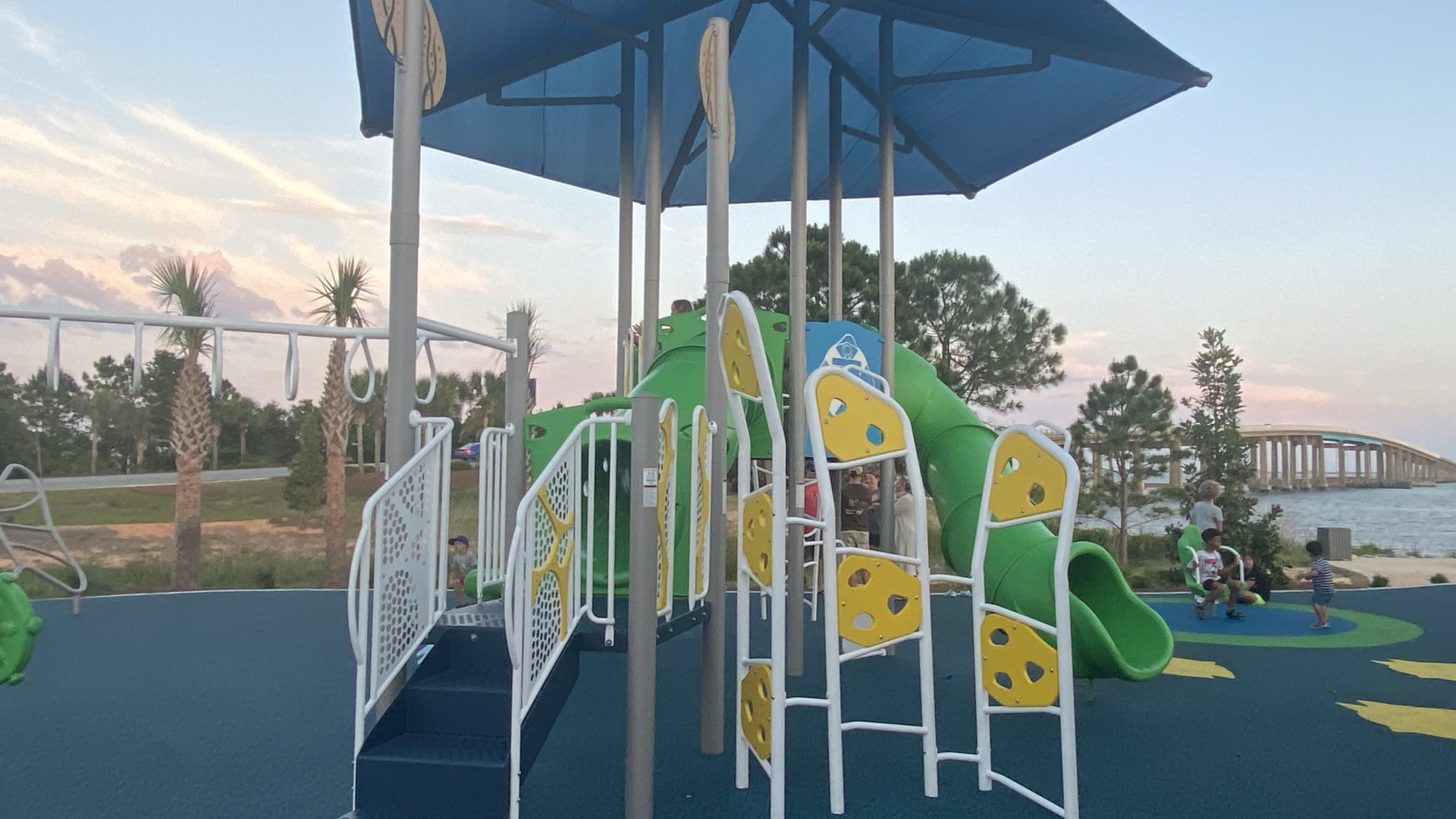Happyly: Navarre Park and Playground