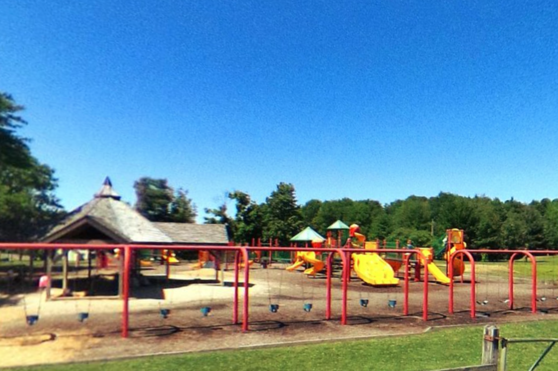 Happyly: Arnold Park and Playground