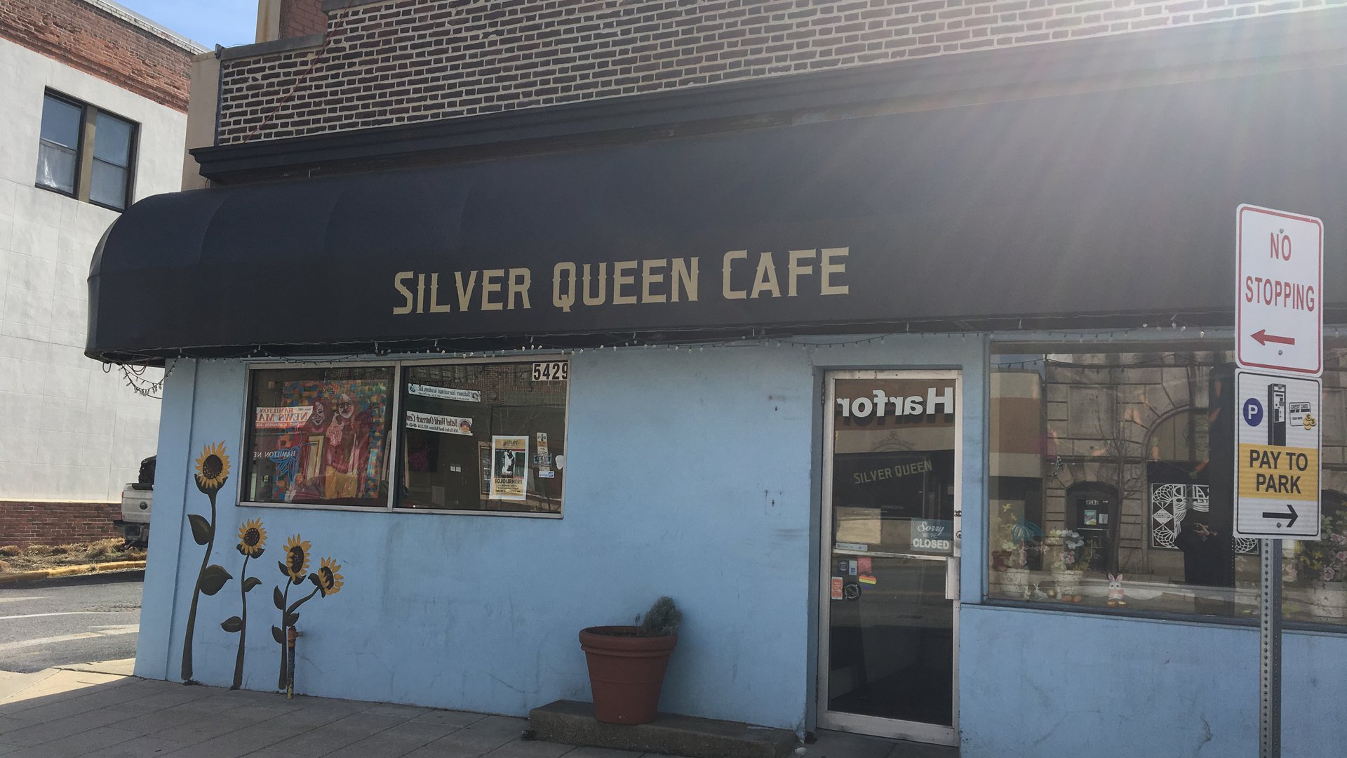 Happyly: Silver Queen Cafe