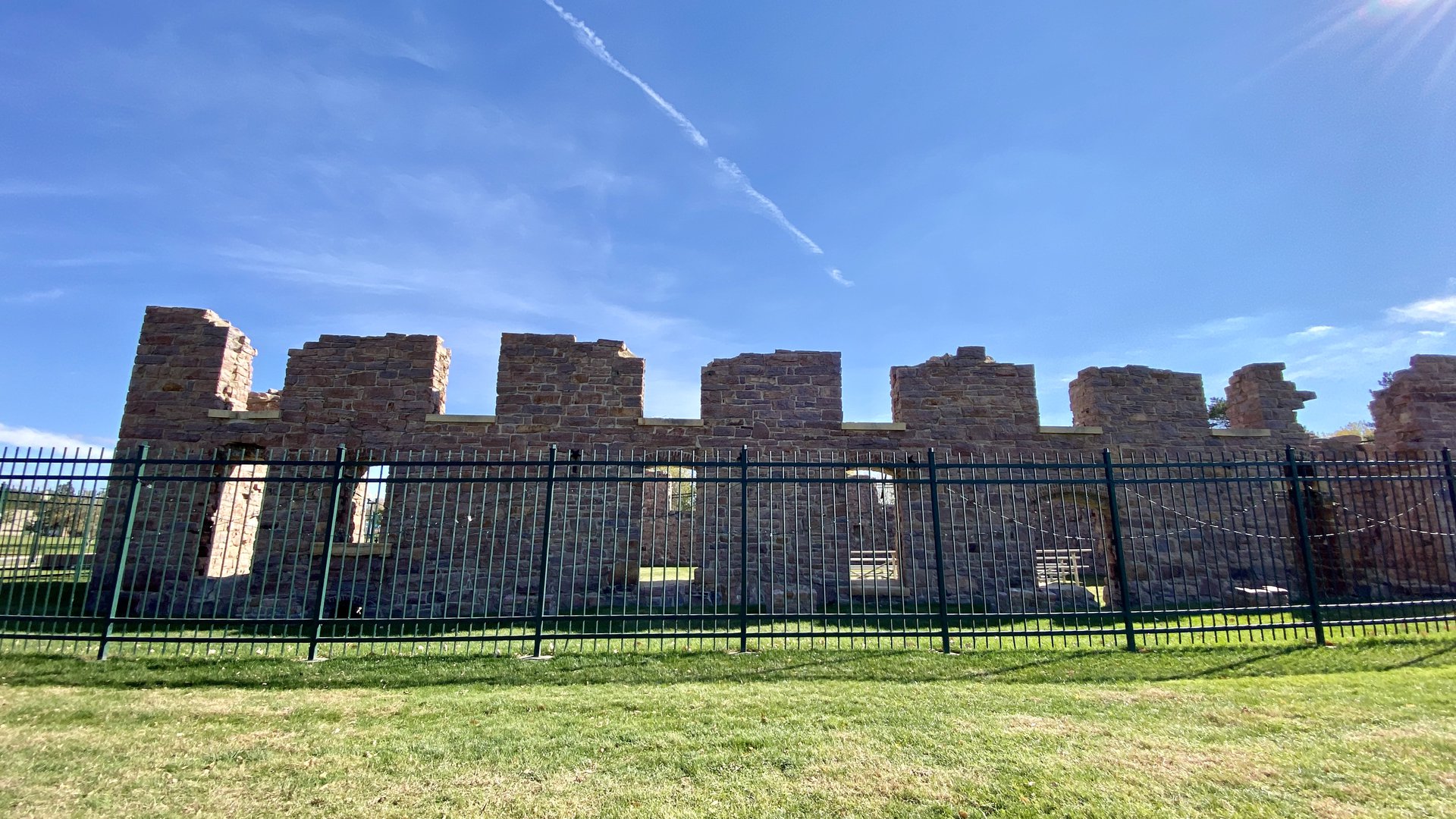 Happyly: The Queen Bee Mill